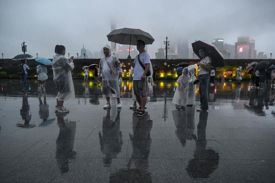 China Weather Alert: Torrential Rain and Extreme Heat Across 20+ Regions